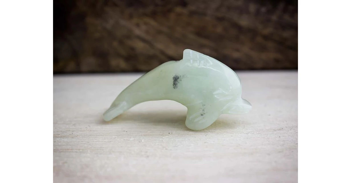 Jáde ásvány delfin